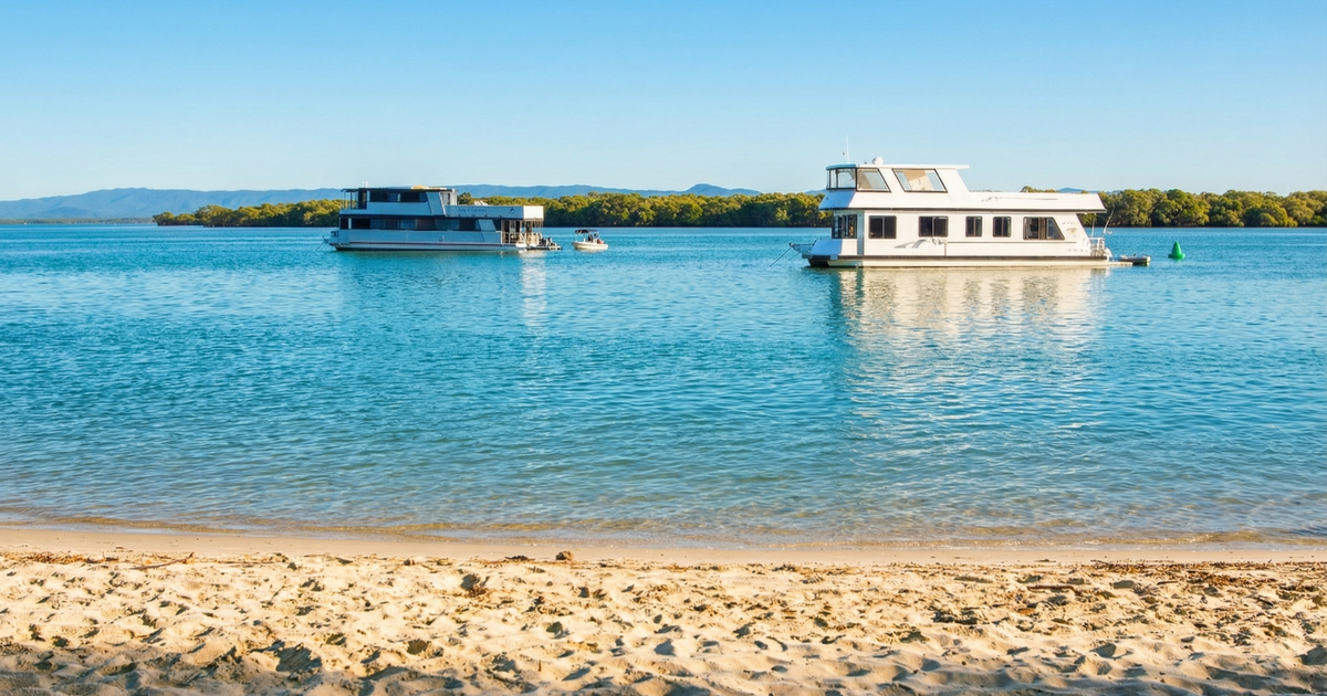 Book a Houseboat | Easy Online Booking | Coomera Houseboat Holidays
